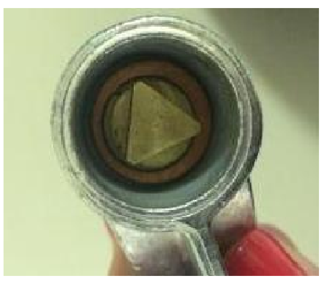 TRIANGULAR STYLE ZAMAK PADLOCK (WITH CHAIN) – L&W Industries